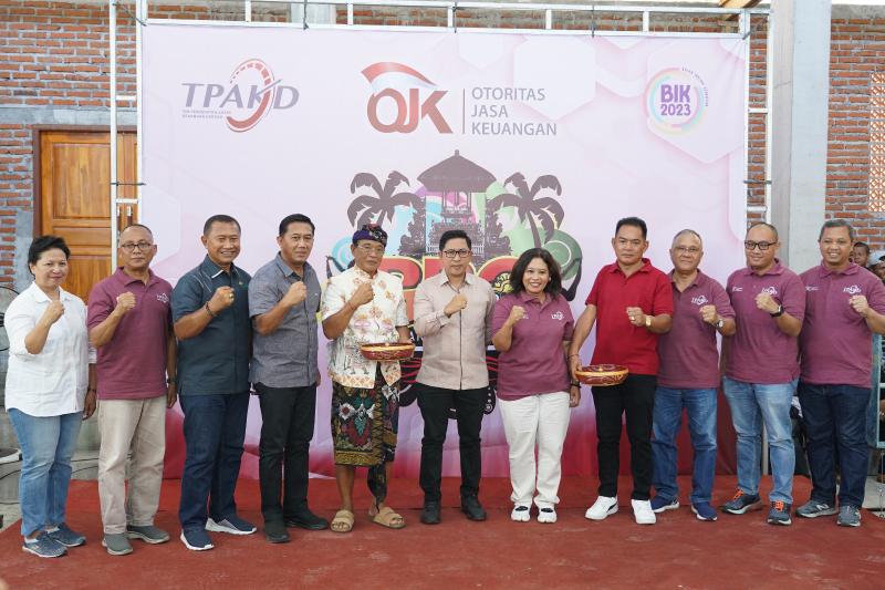 OJK KR 8 Gelar Kegiatan Bulan Inklusi Keuangan di Desa Bengkala | Bali Tribune